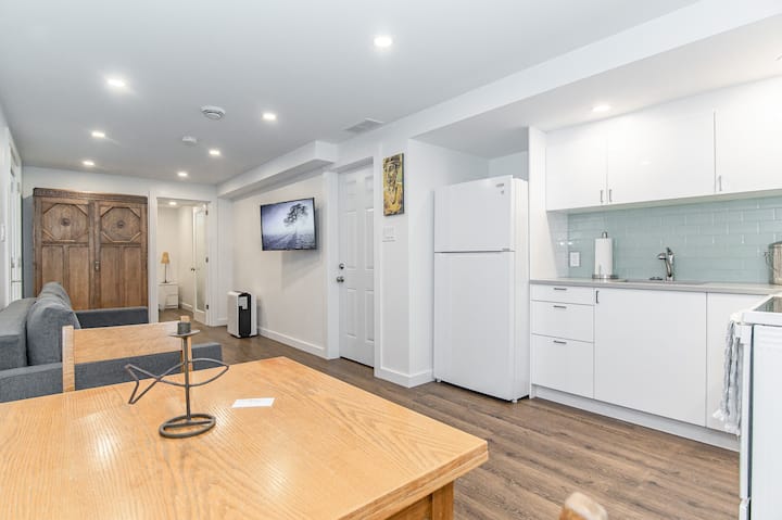 Luxurious 1 Bedroom Apartment In Guelph - Guelph