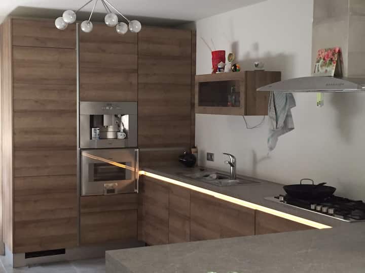 Up To 8 People Renovated House - Mol