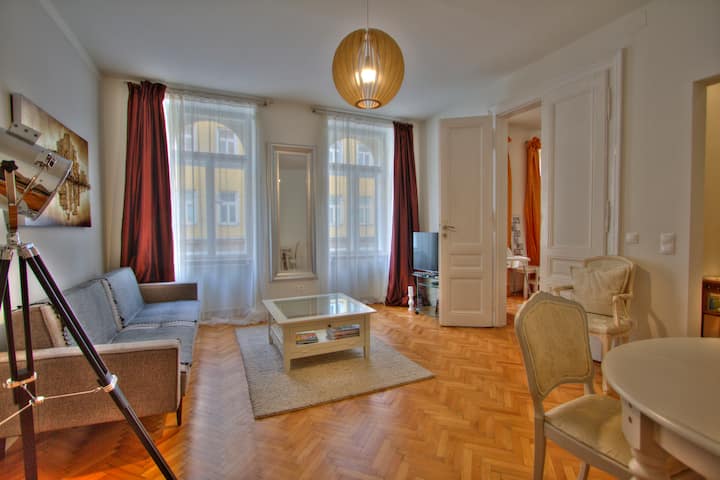 Quiet Self-check-in Flat, 70m², Near Train Station - Vienna