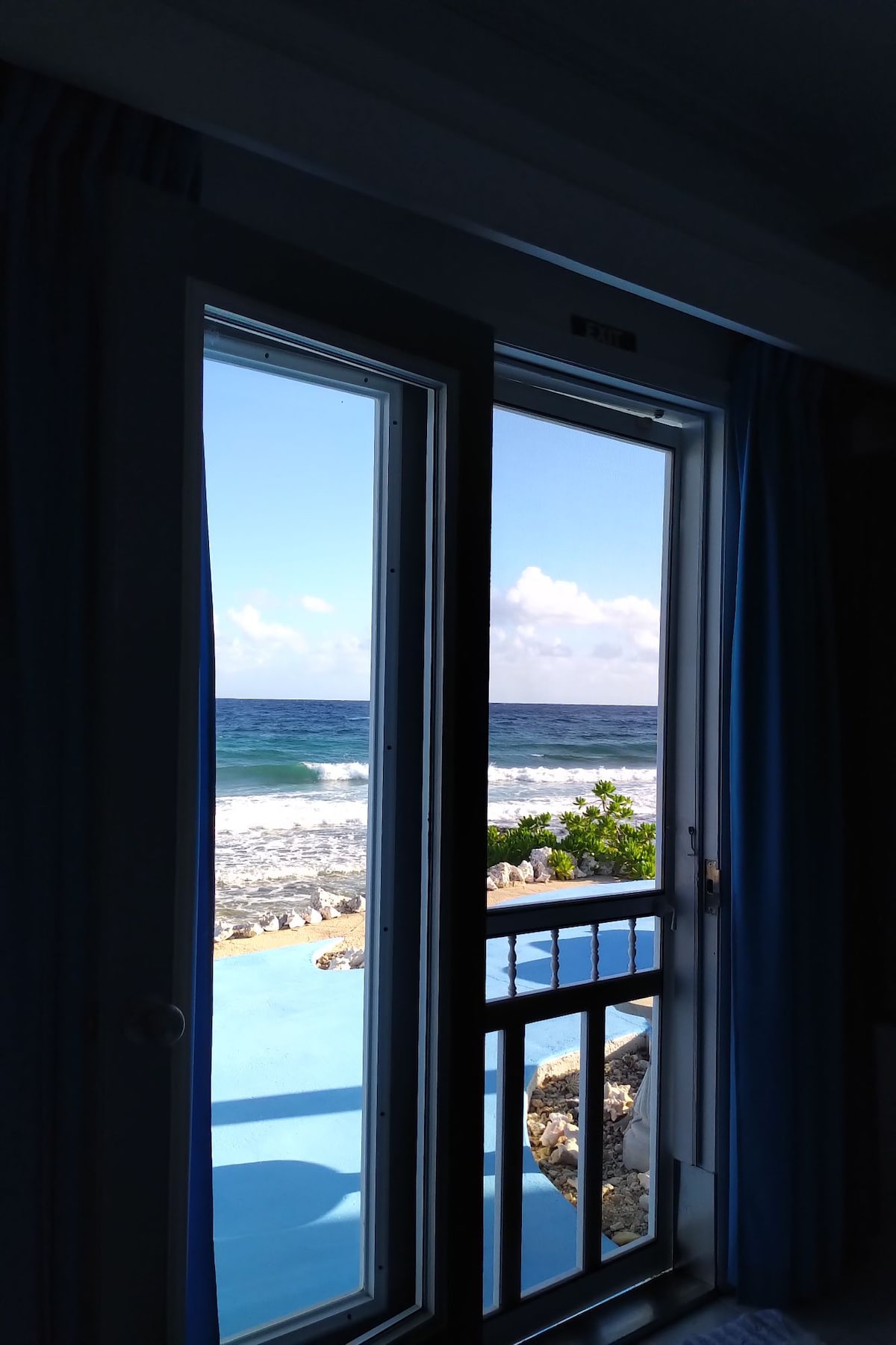 Sundial Cove - Houses for Rent in Cotton Tree Bay, Cayman Islands - Airbnb