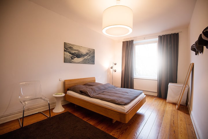 Charming And Spacious Flat With Balcony - Hamburg