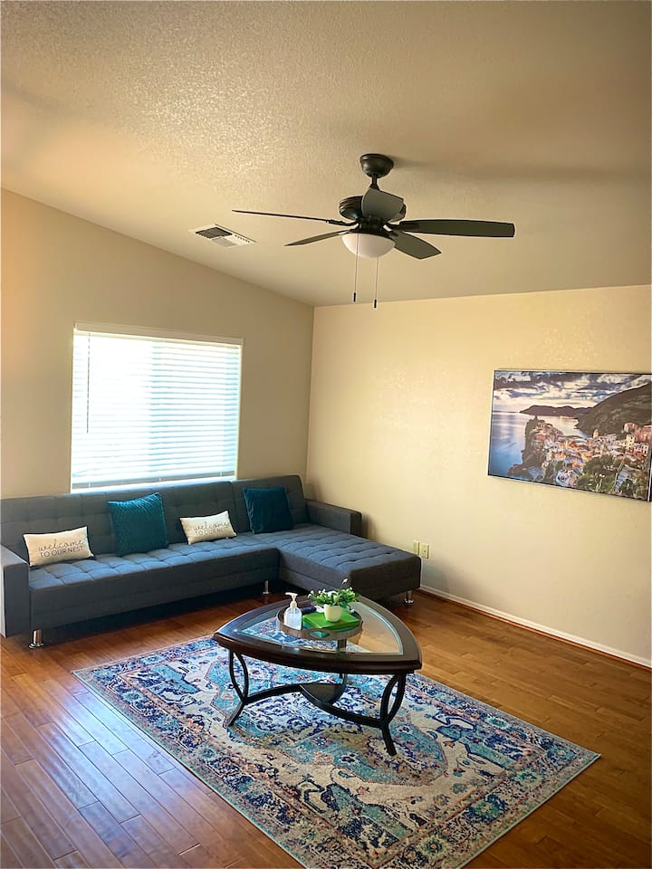 Spacious,centrally Located  Home. Pet Friendly - Laughlin, NV