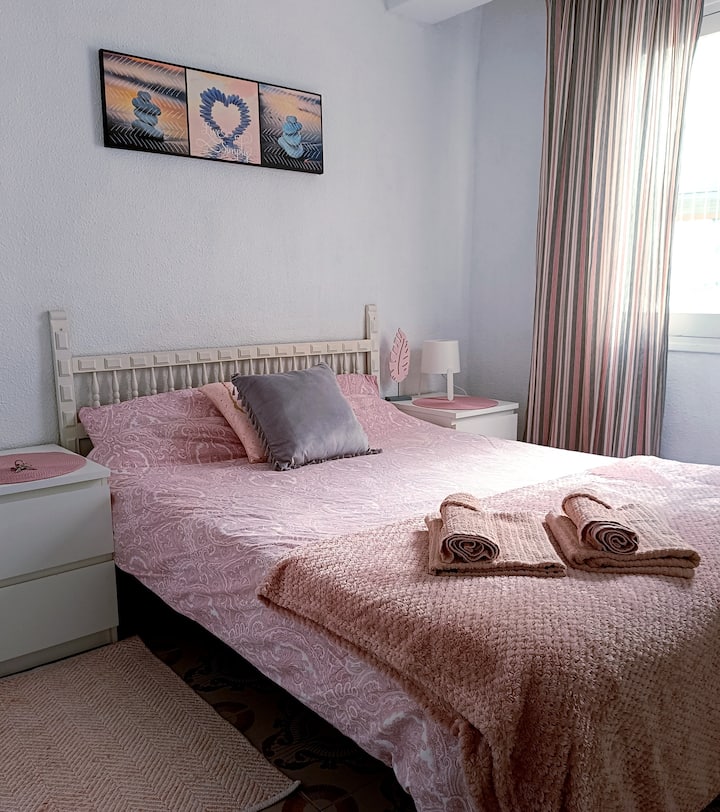 Una Habitación Comfortable Y Muy Luminosa! - Alicante