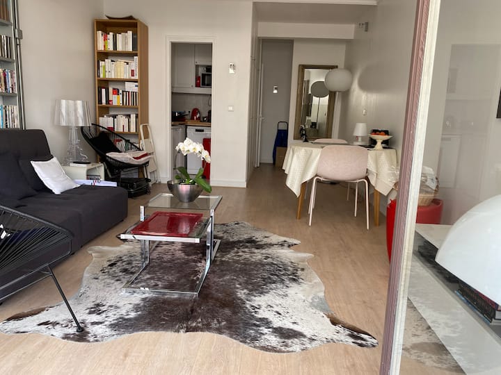 Arc De Triomphe & Champs Elysées
A Place To Live - Paris