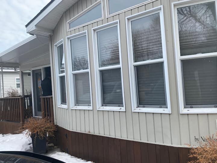 7 Waters Edge, Waterfront Cottage - Port Colborne