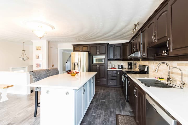 Cottage In City - Dining/parking/grocery/subway - Toronto