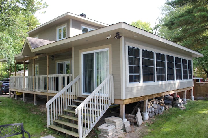La Beach House - Ottawa