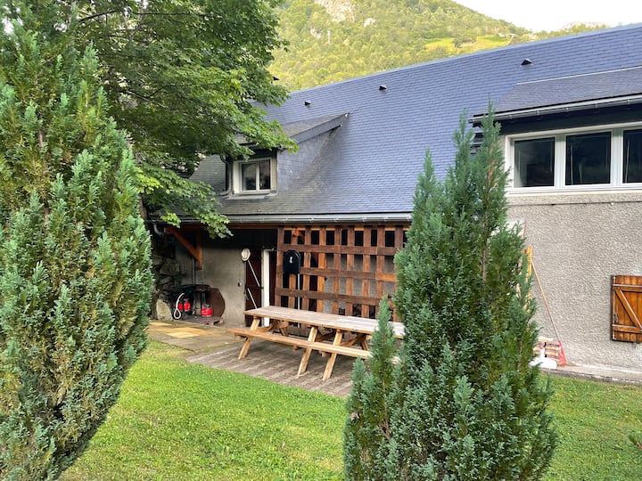 Maison De 190 M2, 10 Pers Avec Jardin Clos Et Vue - Cauterets