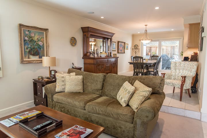 Sherman Oaks, Los Angeles, Private Room W Bathrm - Los Angeles, CA