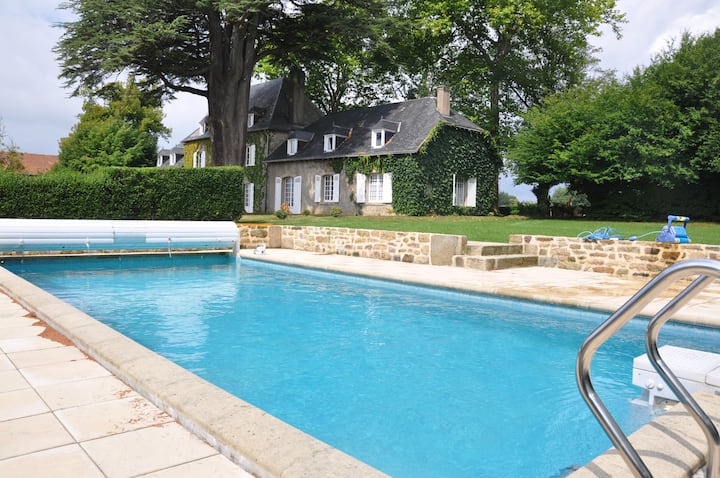 Magnifique Manoir En Pleine Nature Avec Piscine - Creuse