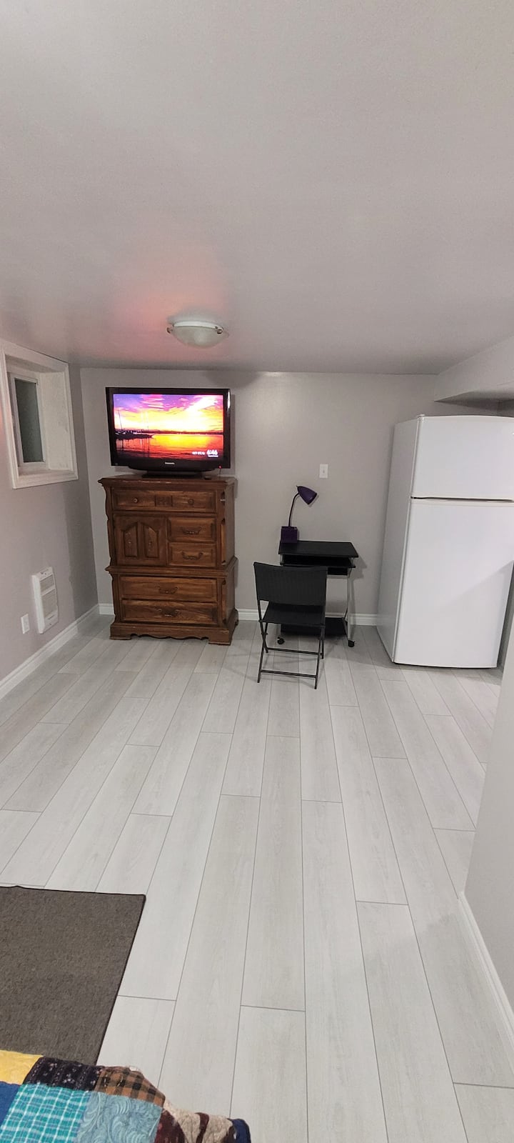 Bachelor Apartment In The Basement Of A Bungalo - Kingston