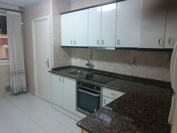 Piso - Zona Universidad. A 5 Mins Del Centro. - Vitoria-Gasteiz