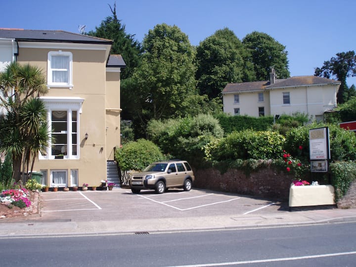 Riviera Nights Guest House, Apartment - Torquay