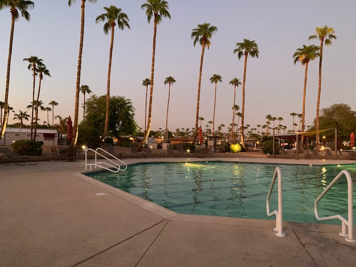 Cheery, Sunny Park Model (55+) Resort Venture Out - Mesa, AZ
