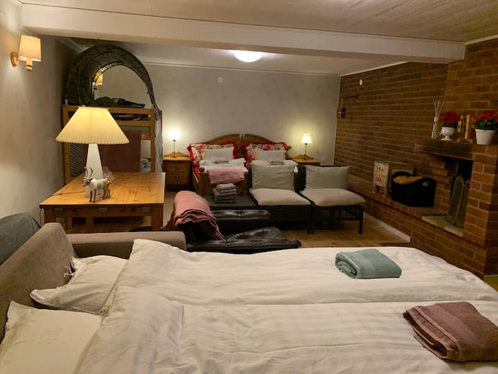 Oberoende Våning I Villa Vid Sjöstrand - Smedjebacken