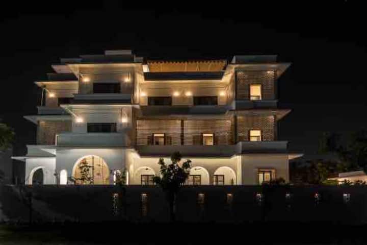 Luxe Room With Breakfast - Jaipur