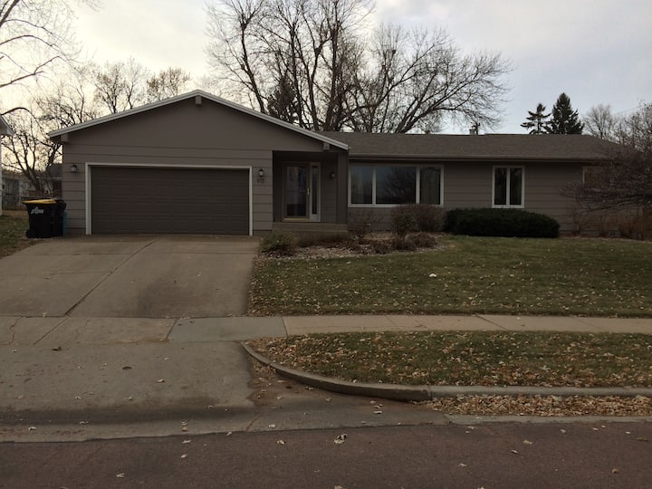 Restful Ranch In East Sioux Falls - 蘇瀑