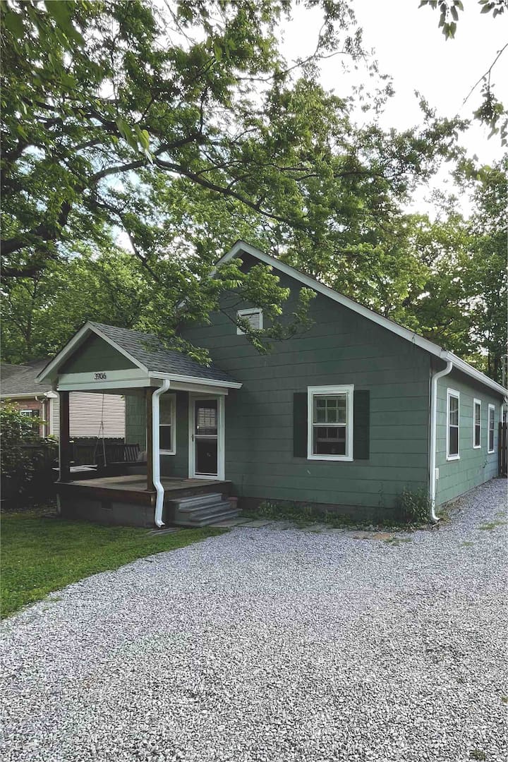 Cheerful 2 Bedroom Bungalow 30 Day Minimum - Nashville