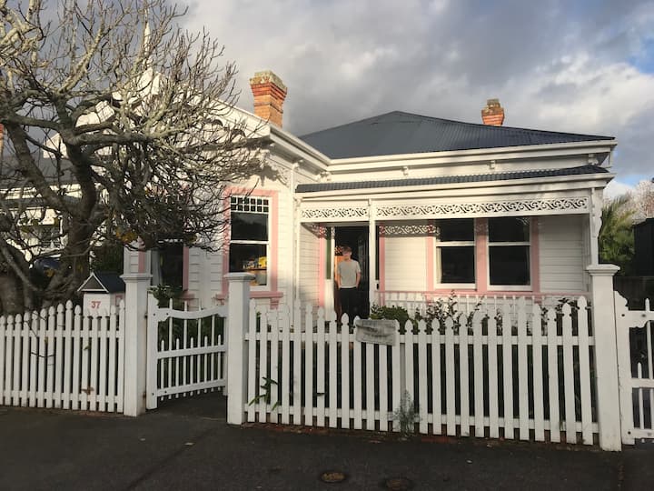 Friendly Ponsonby Twin In Beautiful Home - North Shore