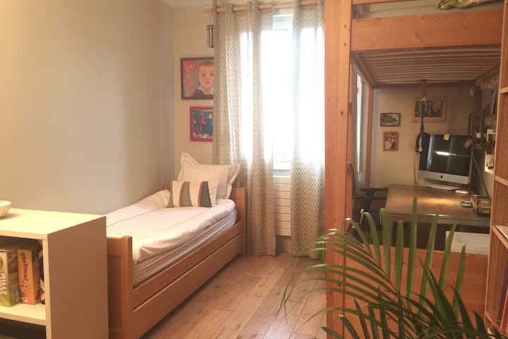 Chambre Privée, Appartement Calme Et Central - Paris