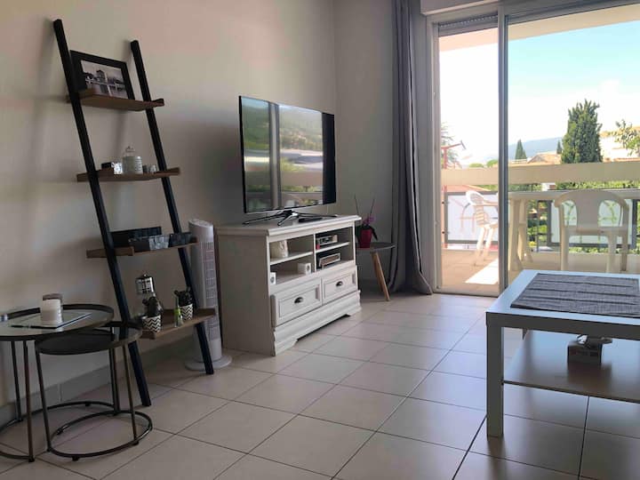 Joli T2 Dans Résidence Récente Et Sécurisée. - Draguignan