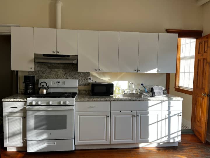 #2: Sunny 2 Bedroom W/ Laundry! - Philadelphia, PA