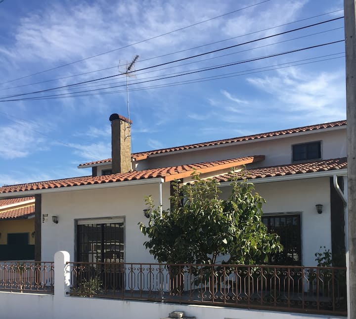 Maison Dans Quartier Résidentiel Entroncamento - Golegã