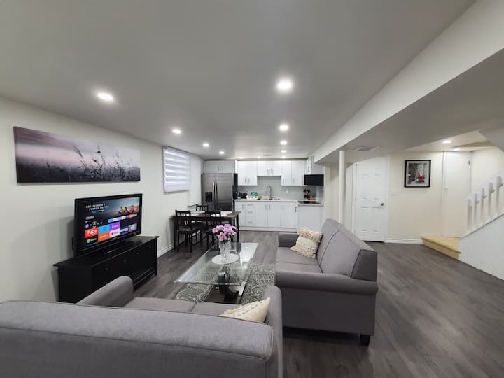 Newly Renovated 2 Bedroom 2 Bathroom Unit - Markham