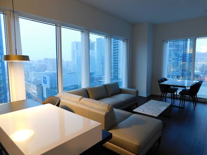 24th Floor-2 Bedroom Condo - Tour Des Canadiens 2 - Montréal, QC