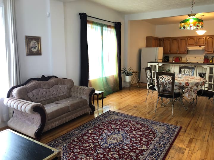 Room In A Shared Townhouse For Student/researcher - Sherbrooke