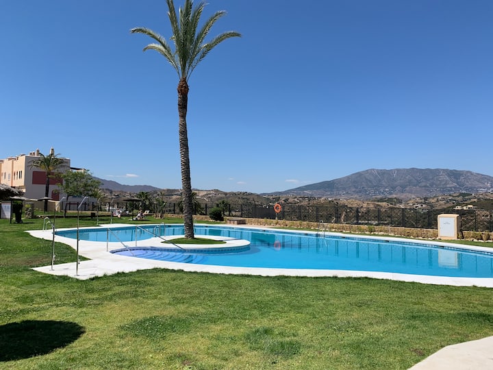 Moderno Apartamento Dúplex Con Vistas Al Mar Y Montaña. - Calahonda