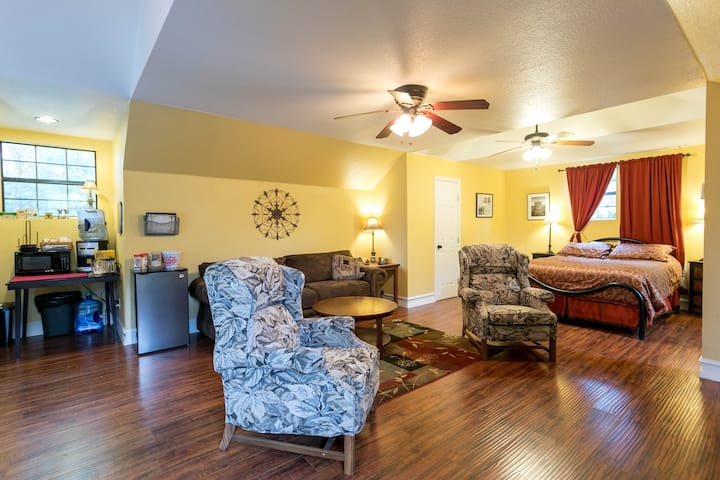Private Lost Pines Loft, Close To Austin/bastrop! - Cedar Creek, TX