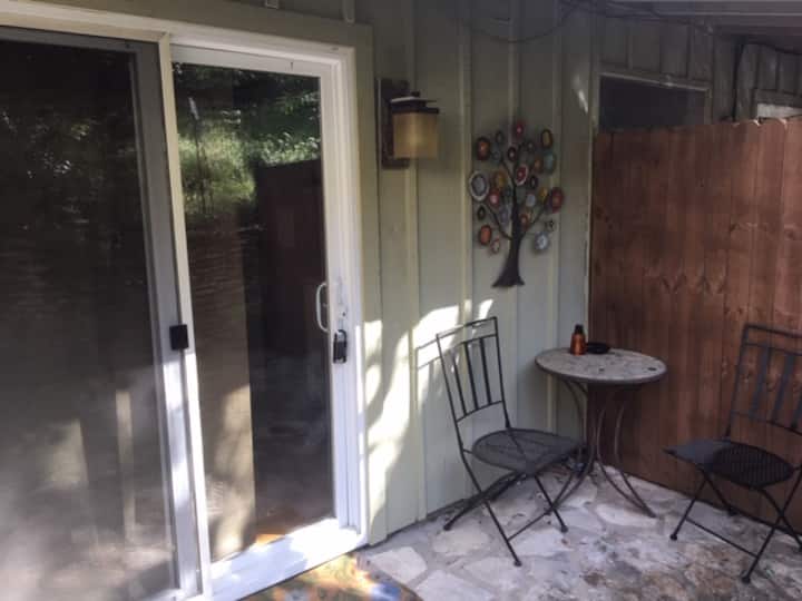2-room/2 Bed Suite Near Barton Springs & Acl Fest - Austin, TX