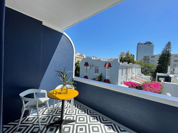 Top Floor Studio Close To Beachfront - كيب تاون
