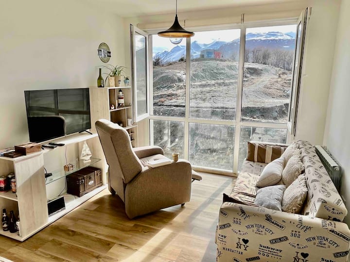 Apartment With Open Views Of The Mountains - Ushuaia