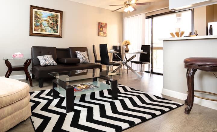 Hollywood Studio In Great Location-fully Furnished - Los Angeles, CA