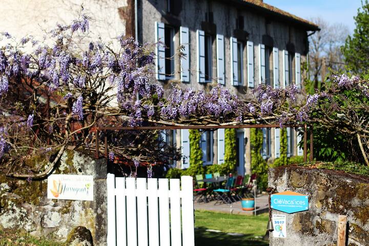 Chambre Elancèze -Maison D'hôtes De Massigoux - Aurillac
