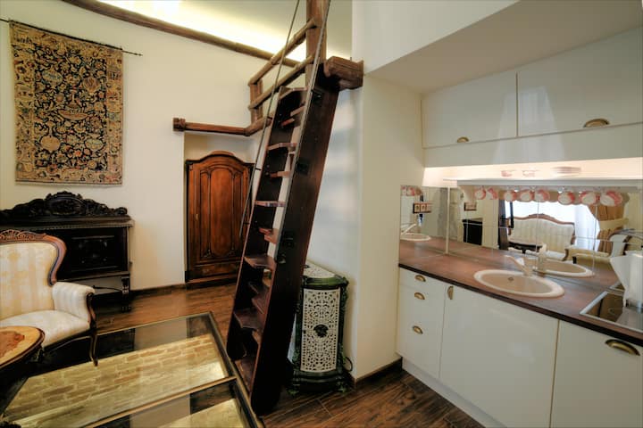 Stylish Grodzka Apartment With Mezzanine - Krakow