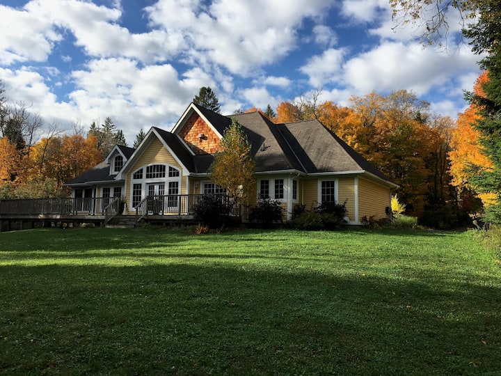 Stunning 4bed 3bath Cottage W/high Speed Internet! - Huntsville