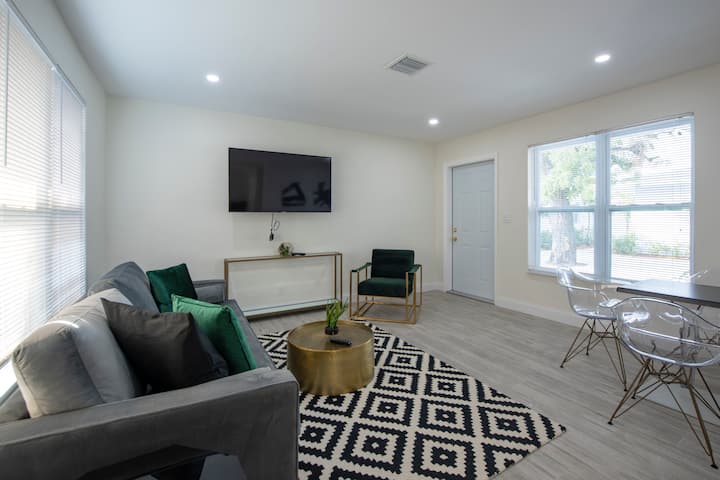 Bungalow Apt. 0.8 Miles To The Beach. Unit #3 - Boca Raton, FL