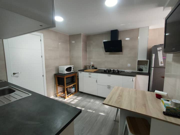 Habitación Amplia Con Baño - Getafe