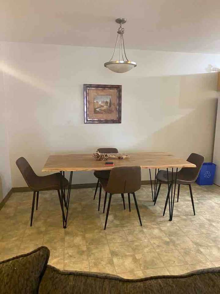 Spacious 2 Bed & 2 Bath Condo Located In Timberlea - Fort McMurray