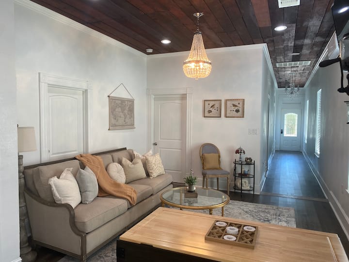 Galveston’s Graceful Getaway - Galveston, TX