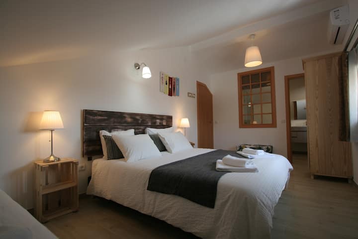 Quarto Triplo Com Vista Lago "Sagrès" - Óbidos