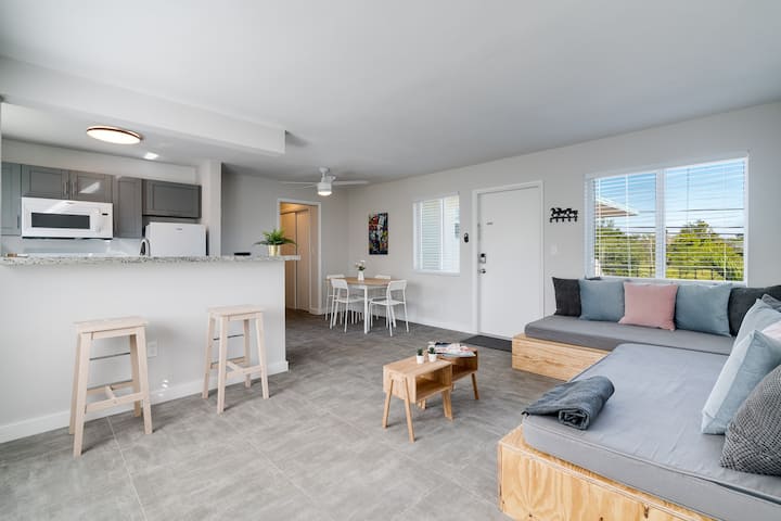 Super Central, Bright & Spacious With Free Parking - North Miami, FL