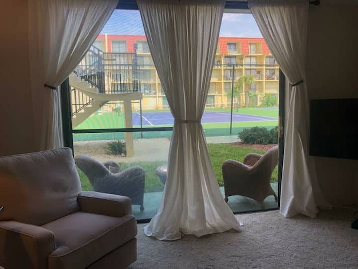 Pool And Racket Club Condo - Daytona Beach, FL