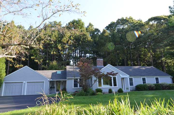Contemporary/quiet And Private Home - Sudbury, MA