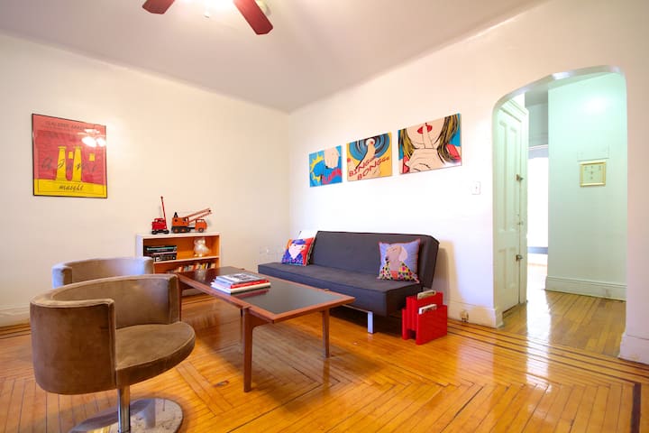 Chic, Quiet 1br With Patio (Steps From The Subway) - New York City