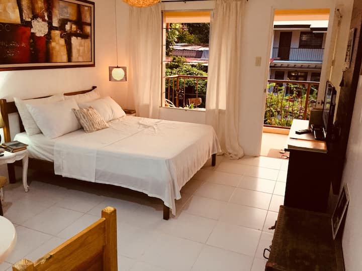 Casamara Garden Terrace Rm 1/2pax - Tagaytay