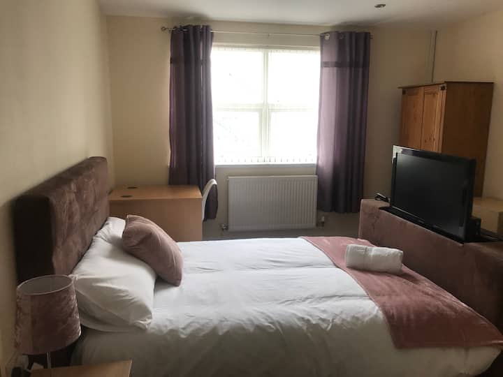 34 Room 1 - Uplands - The Mumbles